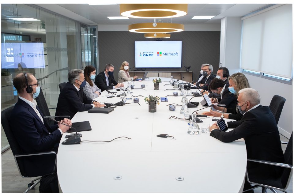 Grupo Social ONCE y Microsoft refuerzan su colaboración para impulsar ...